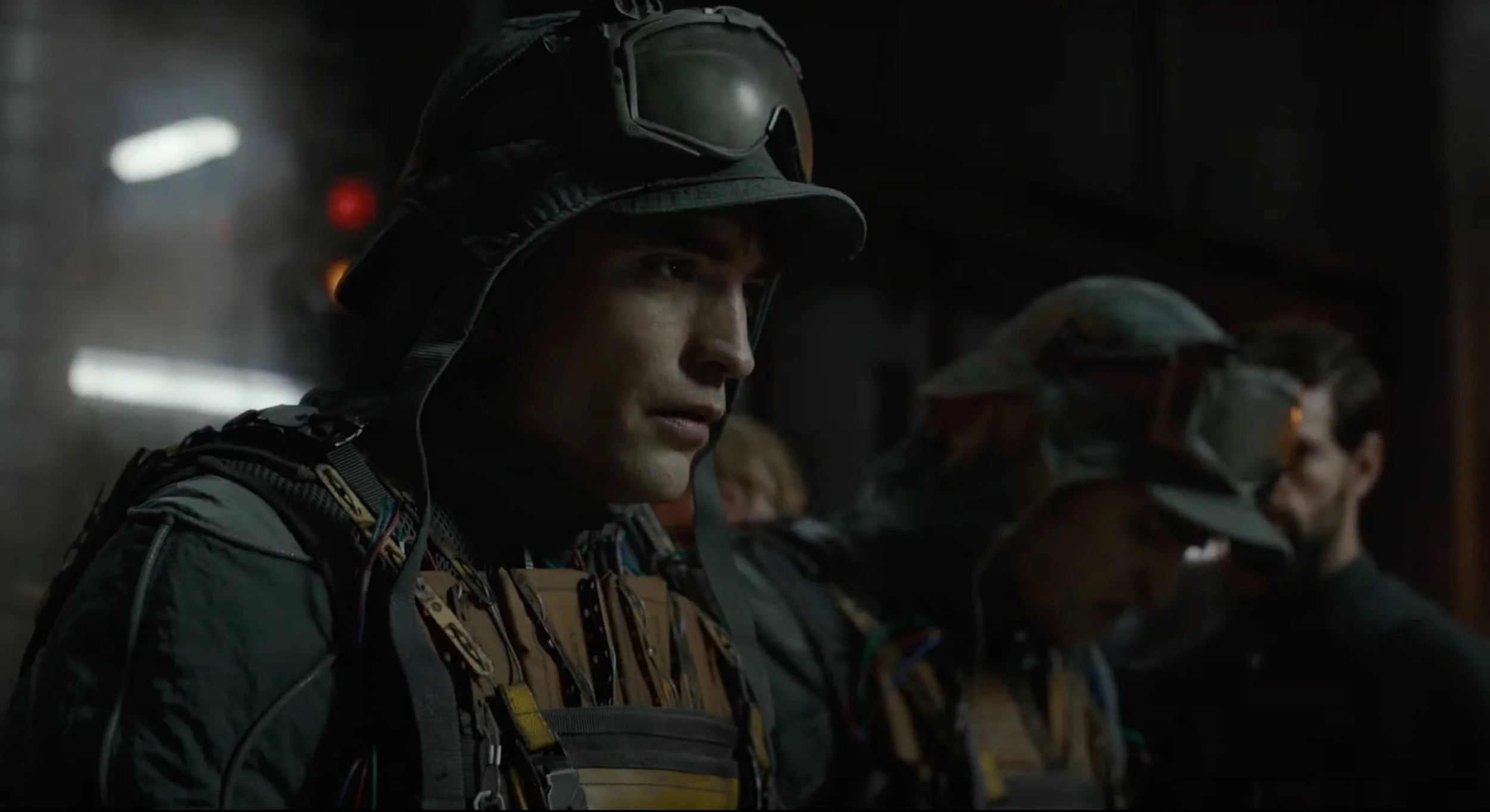 Robert Pattinson Dies to Live in Director Bong Joon Ho's Stunning MICKEY 17 Trailer - The ...